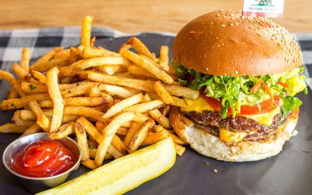 Street Hamburger 53 Lê Lợi, P. Hiệp Phú, Quận 9, Hồ Chí Minh | riviu.vn