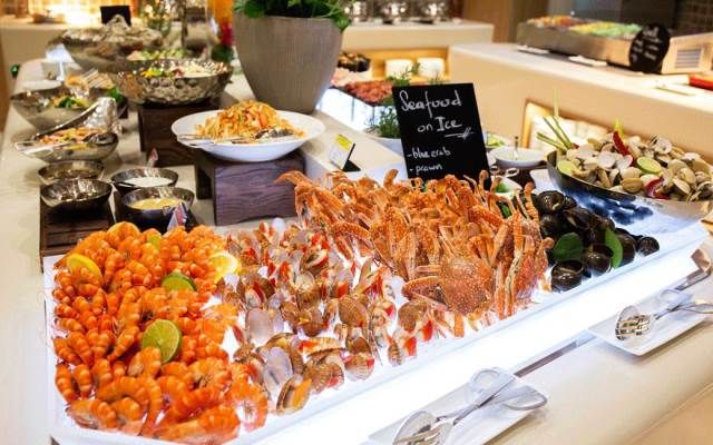 Manja Manja Restaurant - Holiday Inn & Suites Saigon Airport Tầng 3 ...