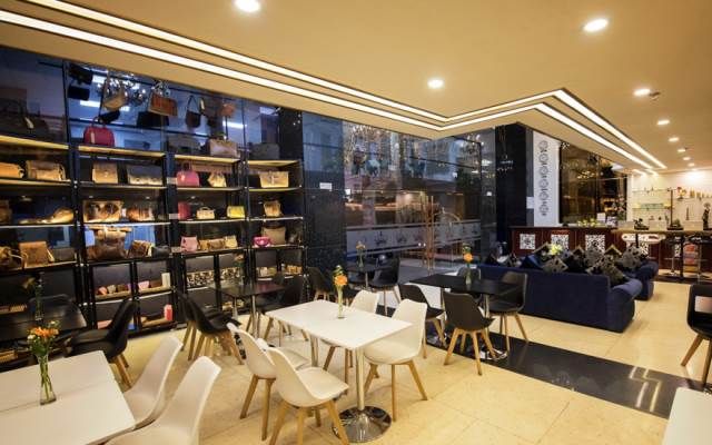 Golden Crown Restaurant Golden Crown Hotel, 50A Trương Quốc Dung, P. 10 ...