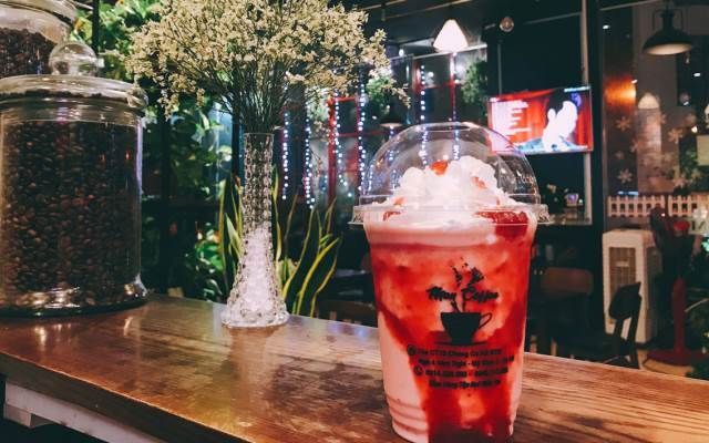 Mon Coffee - Cốt Dừa Đá Xay & Sữa Chua Dẻo KĐT Mon City, Nguyễn Cơ ...