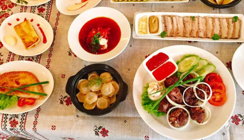 CCCP Saigon Cafe & Restaurant 48/1 Nguyễn Bỉnh Khiêm, Quận 1, Hồ Chí ...